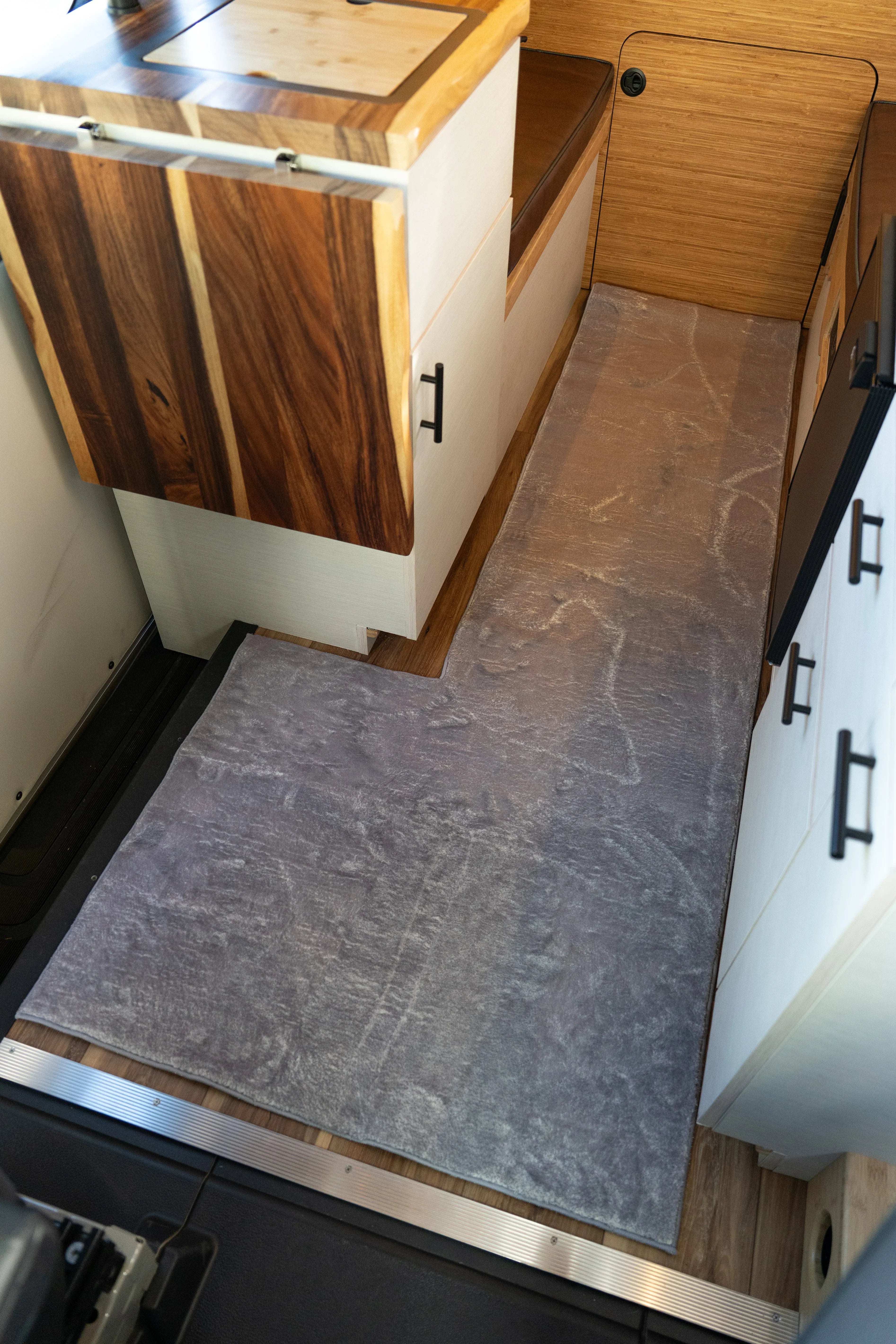SV L-Shaped Sprinter Van Washable Rug – RackUp+Go